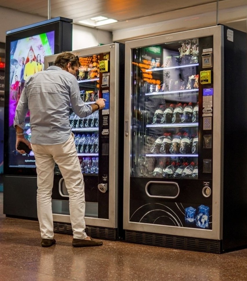 Renta de Máquinas Expendedoras | CDMX | Snacks y Bebidas